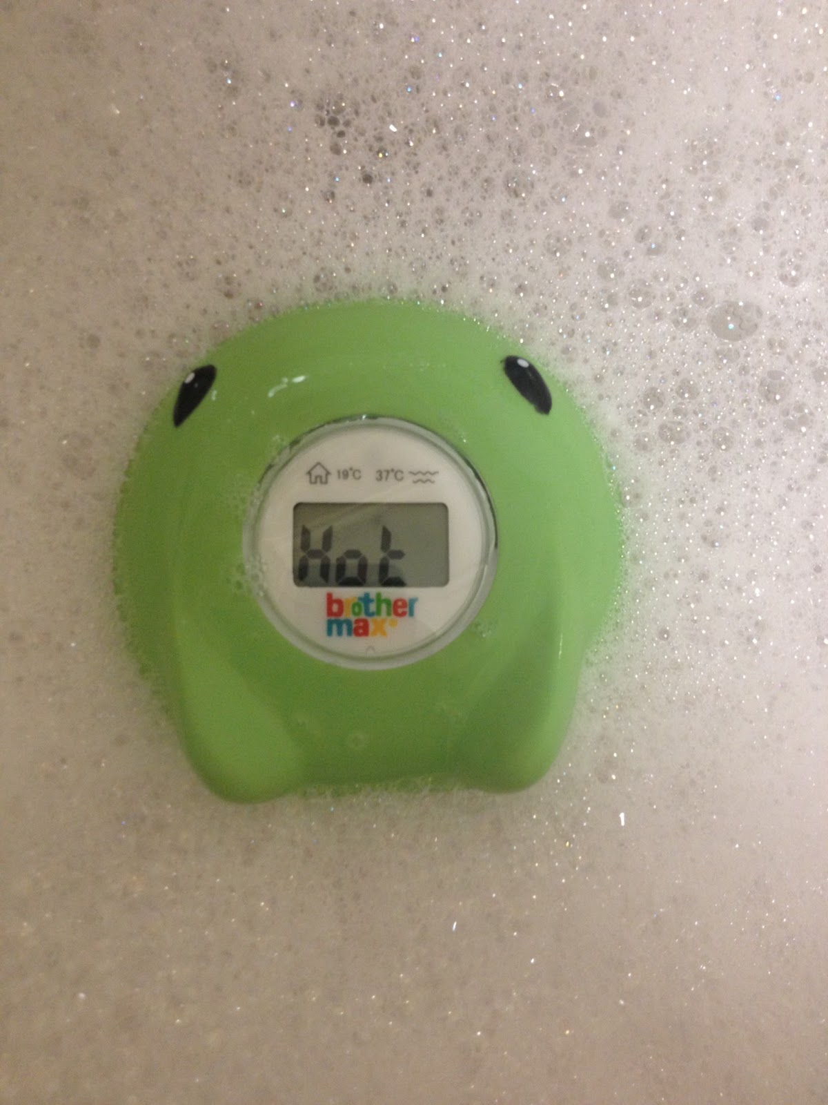 Ray Room & Bath Thermometer from Brother Max Review - MUMMY TO THE MAX